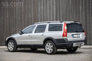 Grey Volvo XC70 2007 in Tukums, with an engine capacity of 2.40 L and mileage of 347 thousand km for 4770 €, photo 7 on AUTOMOTO.COM.LV