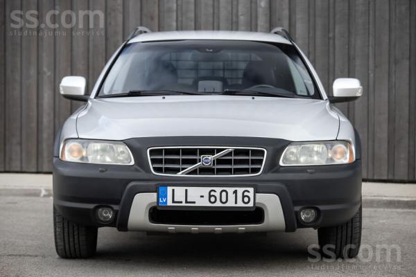 Grey Volvo XC70 2007 in Tukums, with an engine capacity of 2.40 L and mileage of 347 thousand km for 4770 €, photo 8 on AUTOMOTO.COM.LV