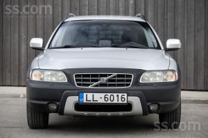 Grey Volvo XC70 2007 in Tukums, with an engine capacity of 2.40 L and mileage of 347 thousand km for 4770 €, photo 9 on AUTOMOTO.COM.LV