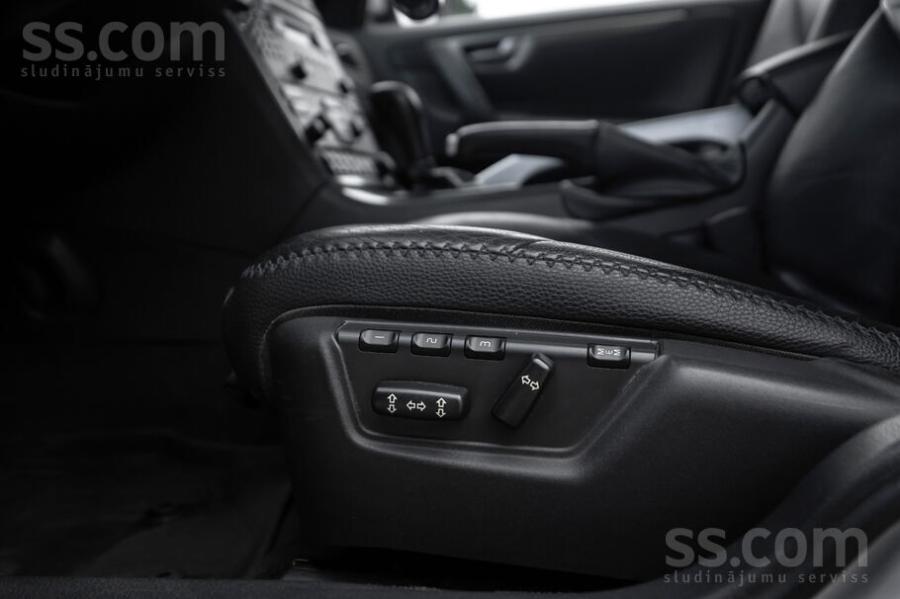 Grey Volvo XC70 2007 in Tukums, with an engine capacity of 2.40 L and mileage of 347 thousand km for 4770 €, photo 12 on AUTOMOTO.COM.LV