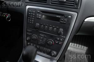 Grey Volvo XC70 2007 in Tukums, with an engine capacity of 2.40 L and mileage of 347 thousand km for 4770 €, photo 18 on AUTOMOTO.COM.LV