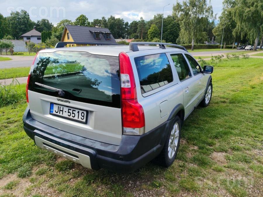 Grey Volvo XC70 2007 in Riga, with an engine capacity of 2.40 L and mileage of 372 thousand km for 3600 €, photo 4 on AUTOMOTO.COM.LV