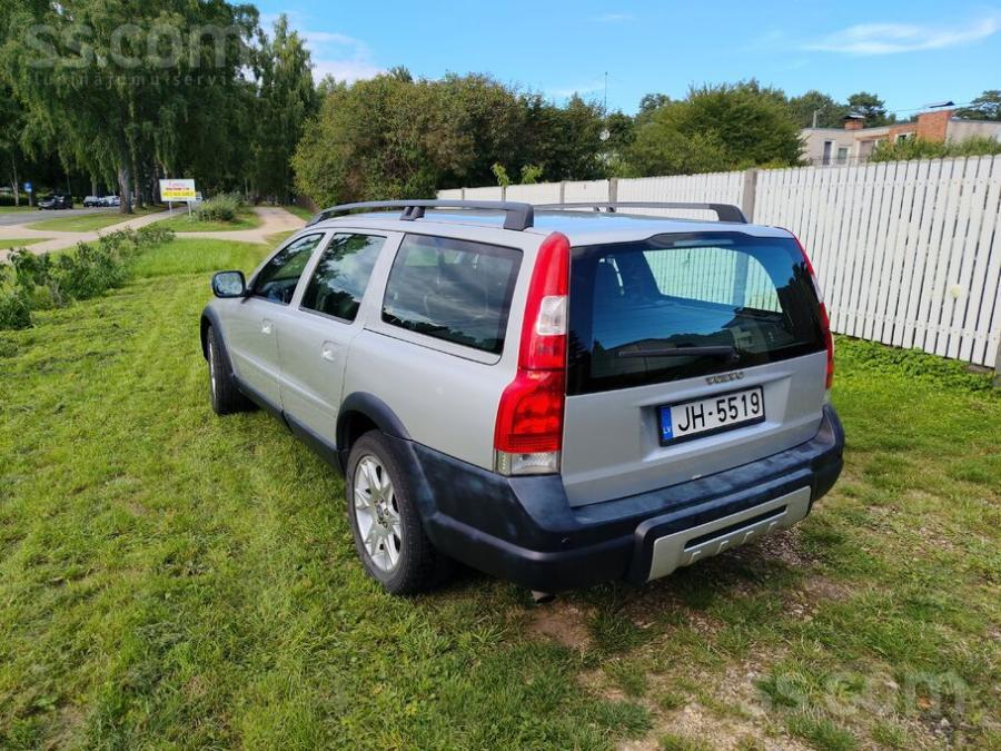 Grey Volvo XC70 2007 in Riga, with an engine capacity of 2.40 L and mileage of 372 thousand km for 3600 €, photo 5 on AUTOMOTO.COM.LV
