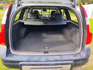 Grey Volvo XC70 2007 in Riga, with an engine capacity of 2.40 L and mileage of 372 thousand km for 3600 €, photo 6 on AUTOMOTO.COM.LV
