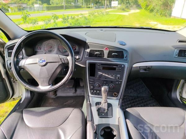 Pelēks Volvo XC70 2007 Rīga, ar dzinēja tilpumu 2.40 L un nobraukumu 372 tūkst. km par 3600 €, foto 8 vietnē AUTOMOTO.COM.LV