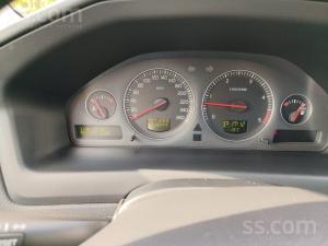 Grey Volvo XC70 2007 in Riga, with an engine capacity of 2.40 L and mileage of 372 thousand km for 3600 €, photo 10 on AUTOMOTO.COM.LV