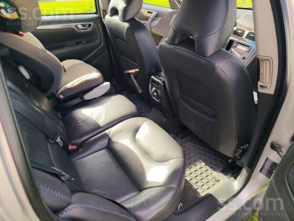 Pelēks Volvo XC70 2007 Rīga, ar dzinēja tilpumu 2.40 L un nobraukumu 372 tūkst. km par 3600 €, foto 10 vietnē AUTOMOTO.COM.LV