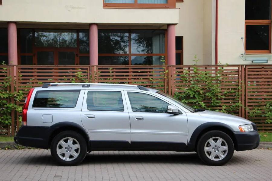 Pelēks Volvo XC70 2007 Mārupe, ar dzinēja tilpumu 2.40 L un nobraukumu 363 tūkst. km par 4950 €, foto 7 vietnē AUTOMOTO.COM.LV