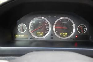 Pelēks Volvo XC70 2007 Mārupe, ar dzinēja tilpumu 2.40 L un nobraukumu 363 tūkst. km par 4950 €, foto 17 vietnē AUTOMOTO.COM.LV