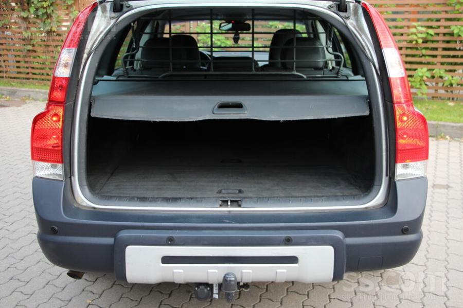 Grey Volvo XC70 2007 in Riga, with an engine capacity of 2.40 L and mileage of 0 thousand km for 4950 €, photo 11 on AUTOMOTO.COM.LV