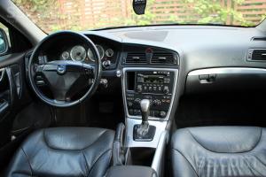 Grey Volvo XC70 2007 in Riga, with an engine capacity of 2.40 L and mileage of 0 thousand km for 4950 €, photo 13 on AUTOMOTO.COM.LV