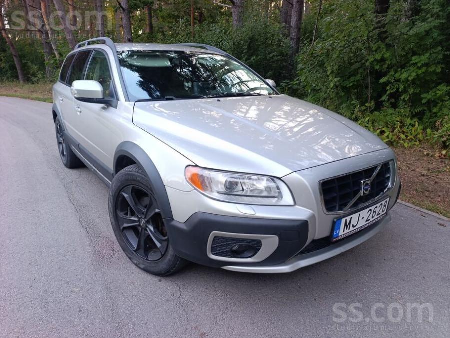 Grey Volvo XC70 2007 in Jurmala, with an engine capacity of 2.40 L and mileage of 386 thousand km for 4450 €, photo 1 on AUTOMOTO.COM.LV
