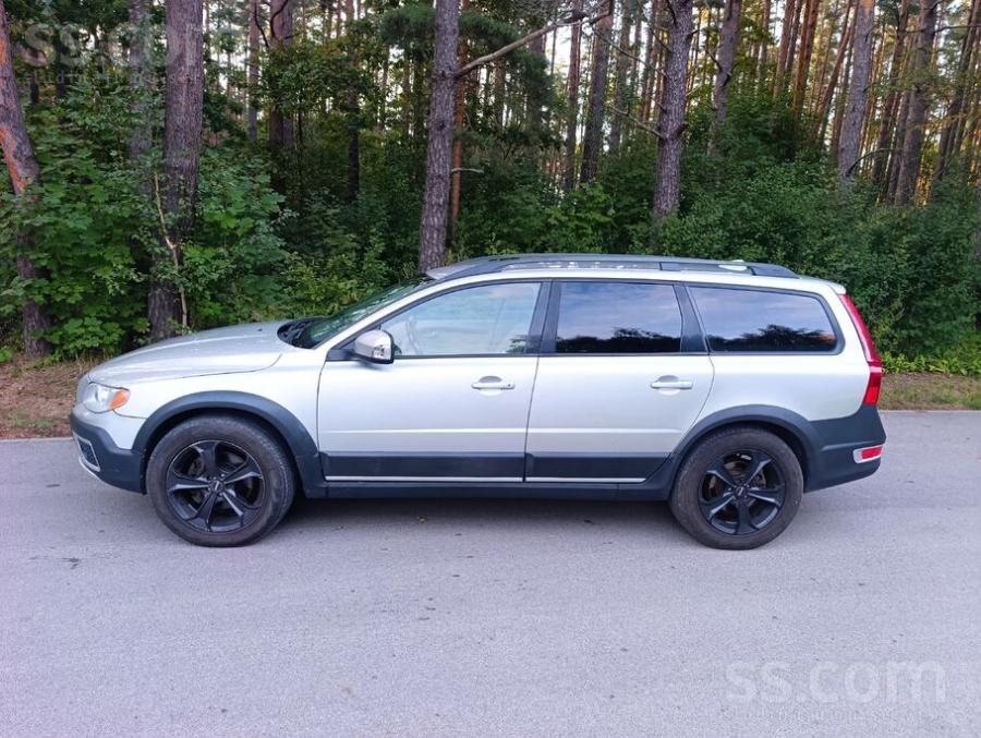 Grey Volvo XC70 2007 in Jurmala, with an engine capacity of 2.40 L and mileage of 386 thousand km for 4450 €, photo 6 on AUTOMOTO.COM.LV
