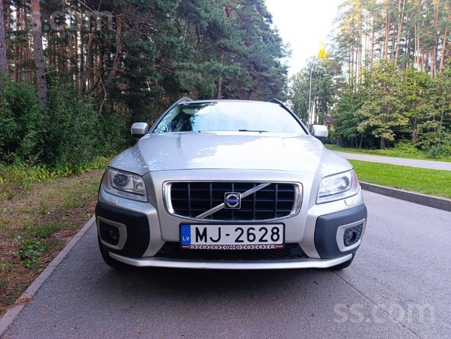 Grey Volvo XC70 2007 in Jurmala, with an engine capacity of 2.40 L and mileage of 386 thousand km for 4450 €, photo 9 on AUTOMOTO.COM.LV