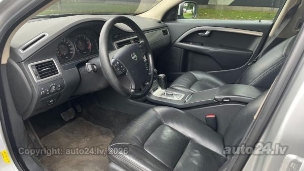 Вольво ХС70 2007 в Пярну на AUTOMOTO.COM.LV Серый Вольво ХС70 2007 в Пярну, объемом двигателя 2.40 л и пробегом 377 тыс. км за 5800 €, фото 10 на AUTOMOTO.COM.LV