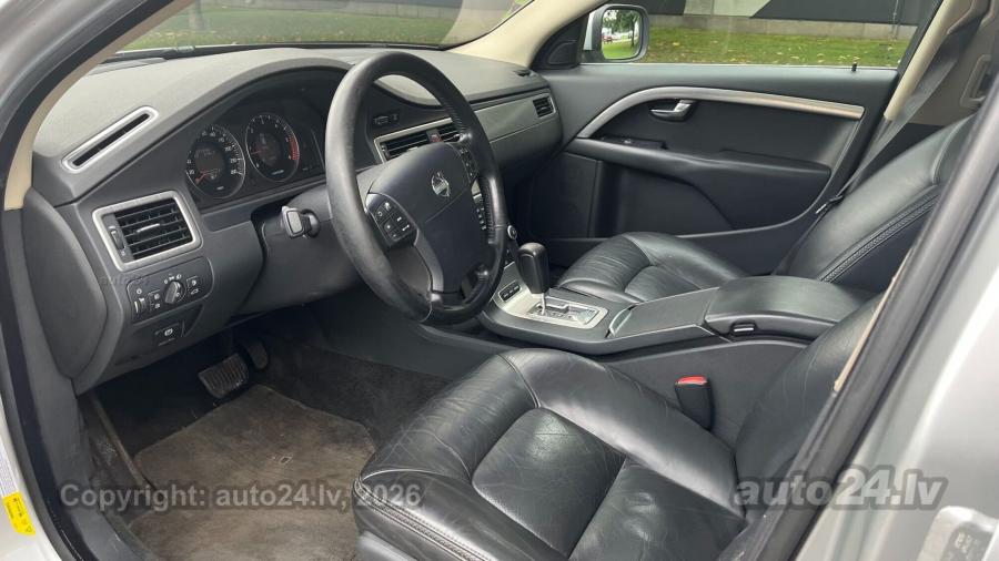 Pelēks Volvo XC70 2007 Pērnava, ar dzinēja tilpumu 2.40 L un nobraukumu 377 tūkst. km par 5800 €, foto 10 vietnē AUTOMOTO.COM.LV