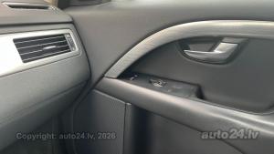 Pelēks Volvo XC70 2007 Pērnava, ar dzinēja tilpumu 2.40 L un nobraukumu 377 tūkst. km par 5800 €, foto 19 vietnē AUTOMOTO.COM.LV