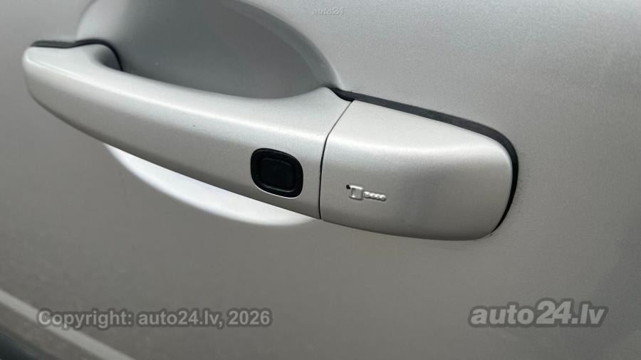 Pelēks Volvo XC70 2007 Pērnava, ar dzinēja tilpumu 2.40 L un nobraukumu 377 tūkst. km par 5800 €, foto 22 vietnē AUTOMOTO.COM.LV