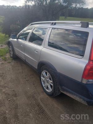 Pelēks Volvo XC70 2007 Kuldīga, ar dzinēja tilpumu 2.40 L un nobraukumu 423 tūkst. km par 2800 €, foto 3 vietnē AUTOMOTO.COM.LV