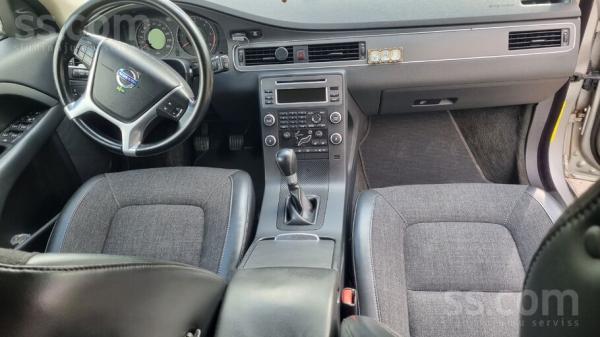 Pelēks Volvo XC70 2007 Rīga, ar dzinēja tilpumu 2.40 L un nobraukumu 327 tūkst. km par 5650 €, foto 10 vietnē AUTOMOTO.COM.LV