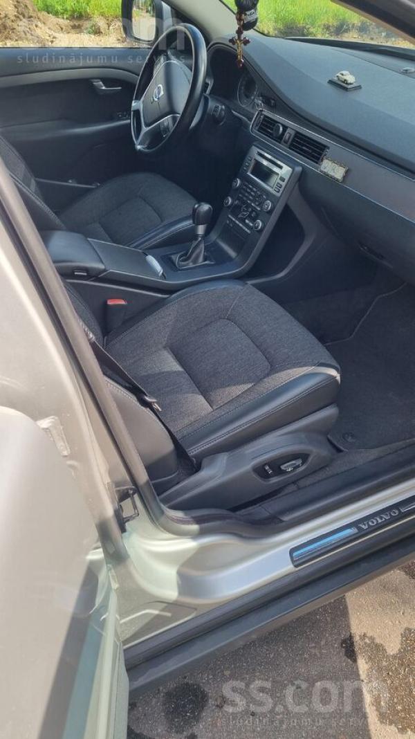 Pelēks Volvo XC70 2007 Rīga, ar dzinēja tilpumu 2.40 L un nobraukumu 327 tūkst. km par 5650 €, foto 11 vietnē AUTOMOTO.COM.LV