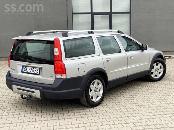 Grey Volvo XC70 2007 in Riga, with an engine capacity of 2.40 L and mileage of 442 thousand km for 4600 €, photo 8 on AUTOMOTO.COM.LV