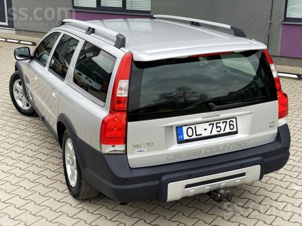 Grey Volvo XC70 2007 in Riga, with an engine capacity of 2.40 L and mileage of 442 thousand km for 4600 €, photo 9 on AUTOMOTO.COM.LV