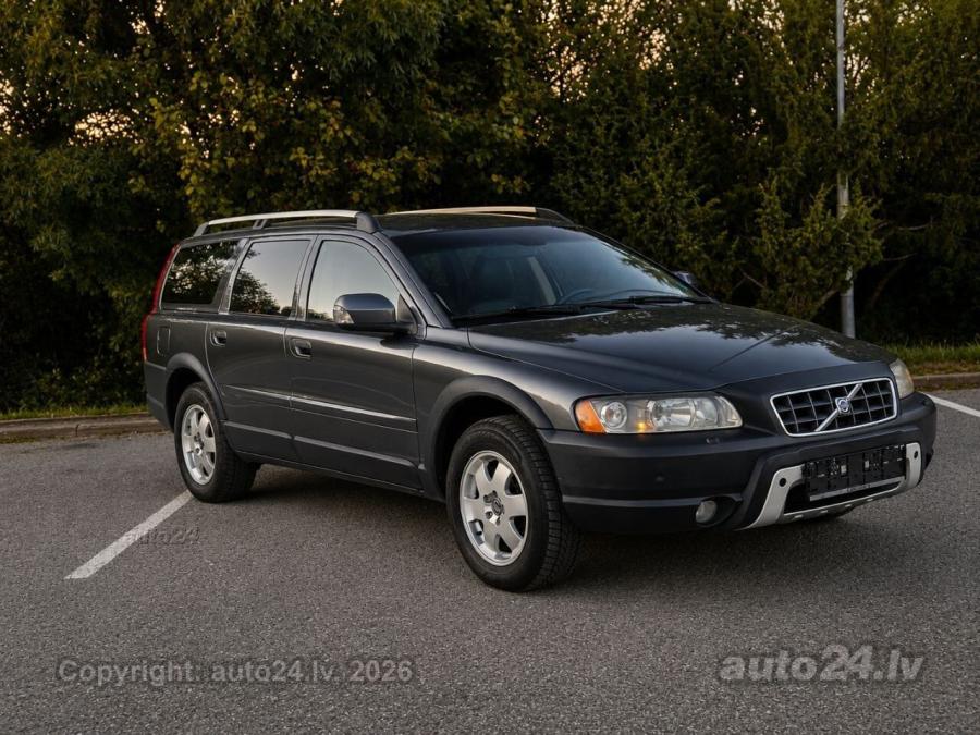 Grey Volvo XC70 2007 in Tallinn, with an engine capacity of 2.50 L and mileage of 312 thousand km for 5500 €, photo 1 on AUTOMOTO.COM.LV