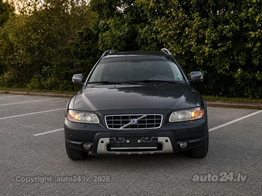 Grey Volvo XC70 2007 in Tallinn, with an engine capacity of 2.50 L and mileage of 312 thousand km for 5500 €, photo 4 on AUTOMOTO.COM.LV