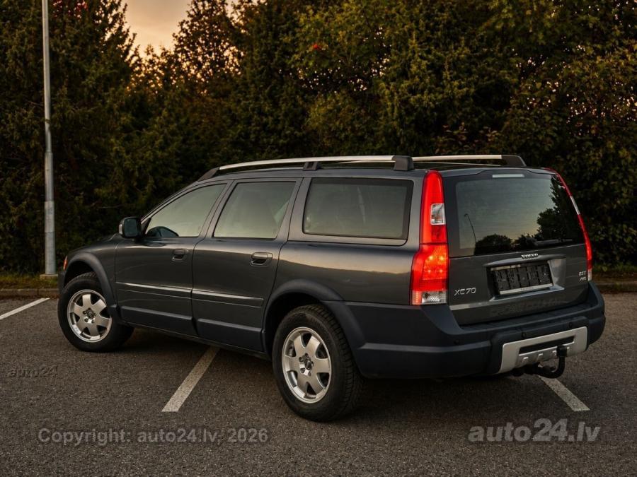 Grey Volvo XC70 2007 in Tallinn, with an engine capacity of 2.50 L and mileage of 312 thousand km for 5500 €, photo 5 on AUTOMOTO.COM.LV