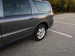 Grey Volvo XC70 2007 in Tallinn, with an engine capacity of 2.50 L and mileage of 312 thousand km for 5500 €, photo 9 on AUTOMOTO.COM.LV