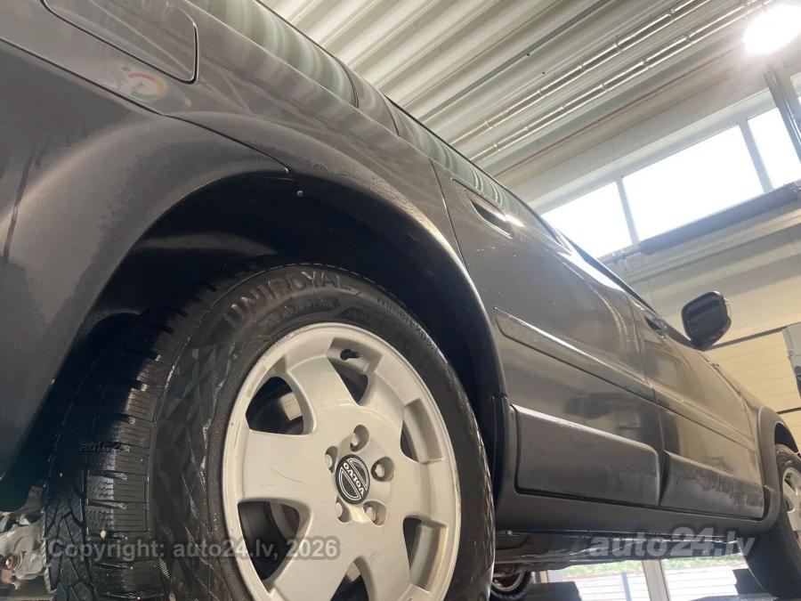 Grey Volvo XC70 2007 in Tallinn, with an engine capacity of 2.50 L and mileage of 312 thousand km for 5500 €, photo 16 on AUTOMOTO.COM.LV
