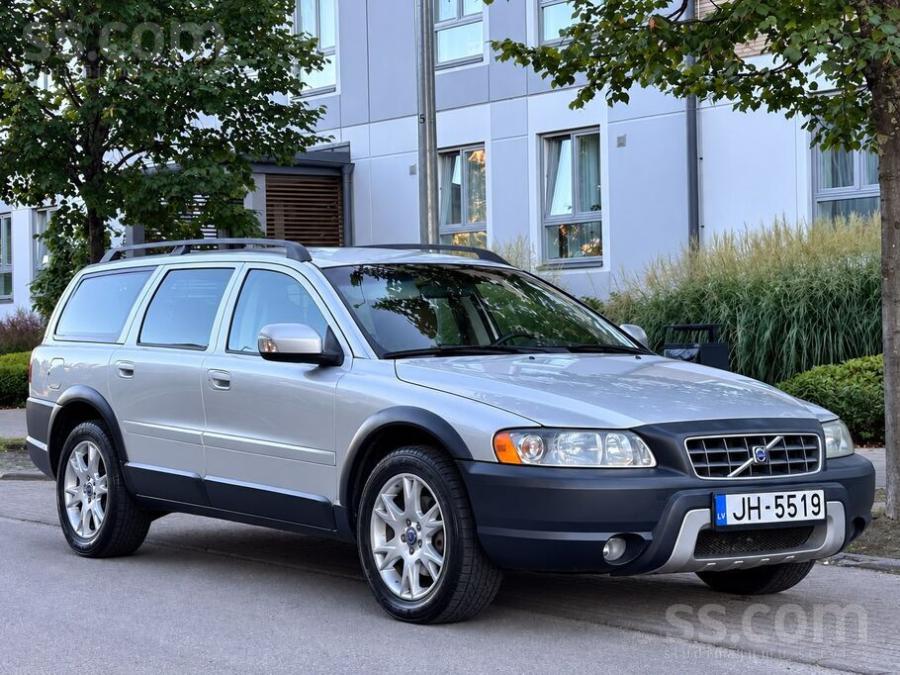 Pelēks Volvo XC70 2007 Rīga, ar dzinēja tilpumu 2.40 L un nobraukumu 371 tūkst. km par 4500 €, foto 1 vietnē AUTOMOTO.COM.LV