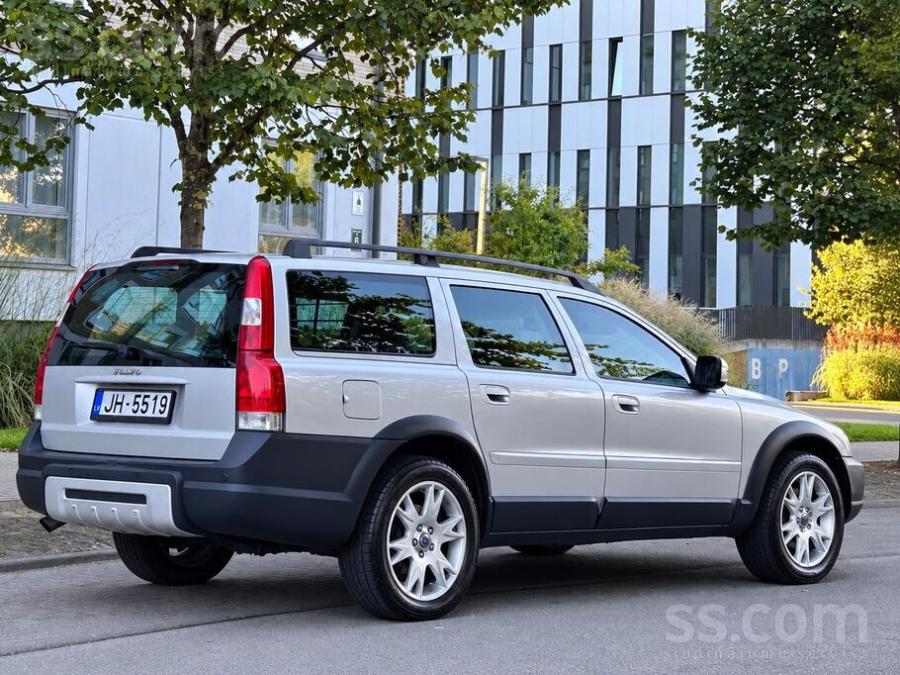 Pelēks Volvo XC70 2007 Rīga, ar dzinēja tilpumu 2.40 L un nobraukumu 371 tūkst. km par 4500 €, foto 4 vietnē AUTOMOTO.COM.LV