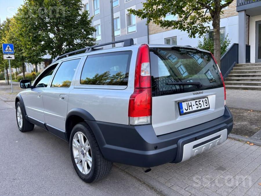 Pelēks Volvo XC70 2007 Rīga, ar dzinēja tilpumu 2.40 L un nobraukumu 371 tūkst. km par 4500 €, foto 9 vietnē AUTOMOTO.COM.LV