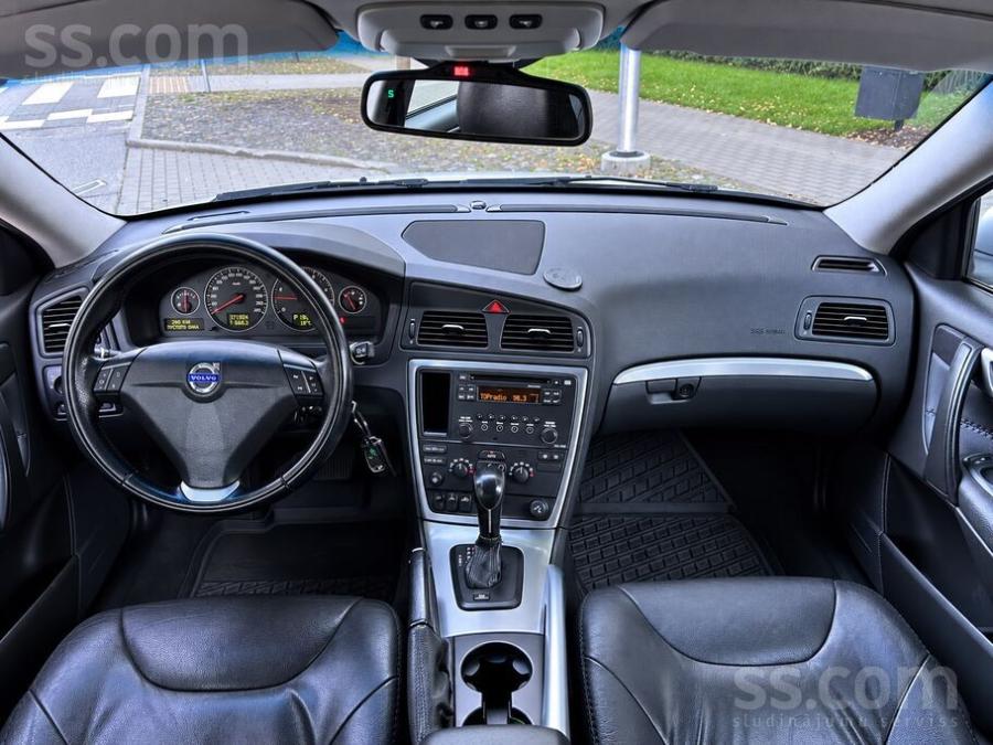 Pelēks Volvo XC70 2007 Rīga, ar dzinēja tilpumu 2.40 L un nobraukumu 371 tūkst. km par 4500 €, foto 13 vietnē AUTOMOTO.COM.LV