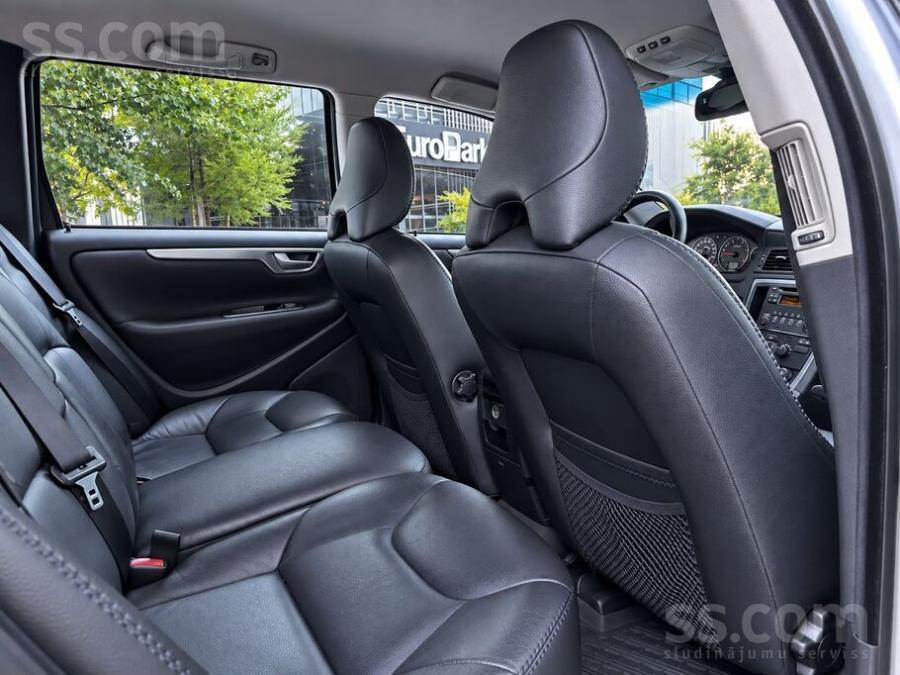 Pelēks Volvo XC70 2007 Rīga, ar dzinēja tilpumu 2.40 L un nobraukumu 371 tūkst. km par 4500 €, foto 19 vietnē AUTOMOTO.COM.LV