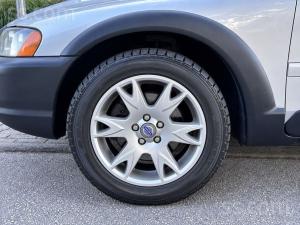 Pelēks Volvo XC70 2007 Rīga, ar dzinēja tilpumu 2.40 L un nobraukumu 371 tūkst. km par 4500 €, foto 21 vietnē AUTOMOTO.COM.LV
