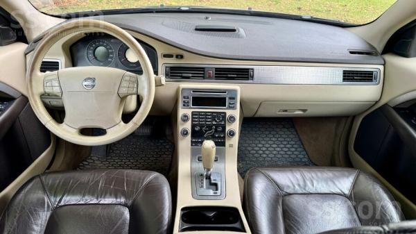 Pelēks Volvo XC70 2007 Rēzekne, ar dzinēja tilpumu 2.40 L un nobraukumu 0 tūkst. km par 3800 €, foto 5 vietnē AUTOMOTO.COM.LV