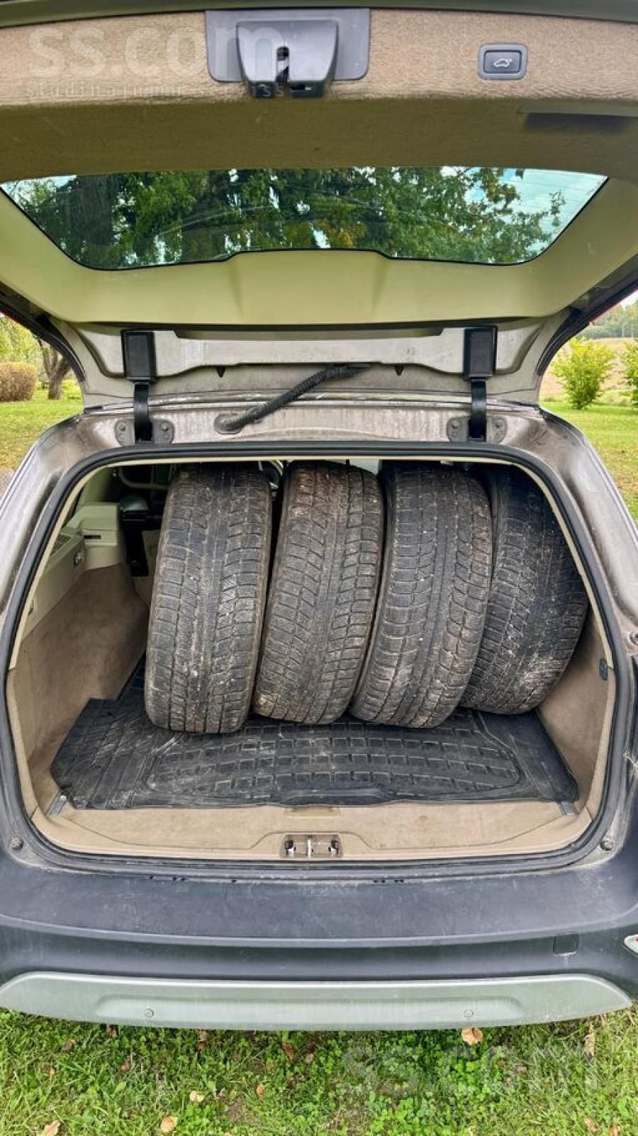 Pelēks Volvo XC70 2007 Rēzekne, ar dzinēja tilpumu 2.40 L un nobraukumu 0 tūkst. km par 3800 €, foto 7 vietnē AUTOMOTO.COM.LV