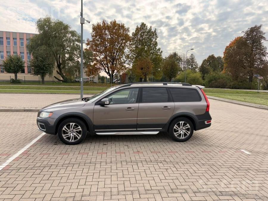 Pelēks Volvo XC70 2007 Cēsis, ar dzinēja tilpumu 2.40 L un nobraukumu 359 tūkst. km par 6200 €, foto 3 vietnē AUTOMOTO.COM.LV