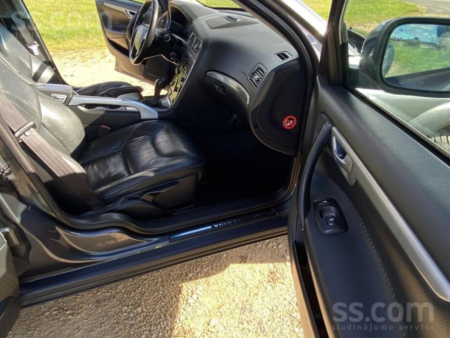 Pelēks Volvo XC70 2007 Rīga, ar dzinēja tilpumu 2.40 L un nobraukumu 320 tūkst. km par 4250 €, foto 16 vietnē AUTOMOTO.COM.LV