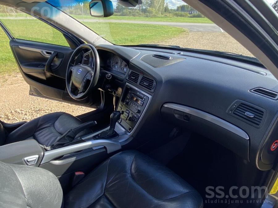 Pelēks Volvo XC70 2007 Rīga, ar dzinēja tilpumu 2.40 L un nobraukumu 320 tūkst. km par 4250 €, foto 17 vietnē AUTOMOTO.COM.LV