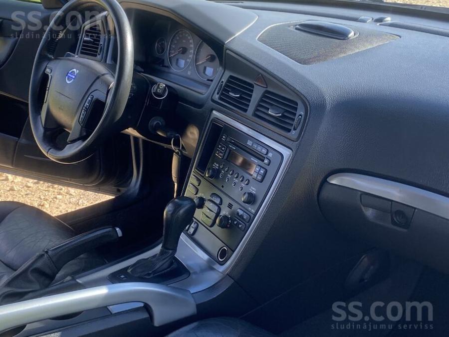 Pelēks Volvo XC70 2007 Rīga, ar dzinēja tilpumu 2.40 L un nobraukumu 320 tūkst. km par 4250 €, foto 18 vietnē AUTOMOTO.COM.LV