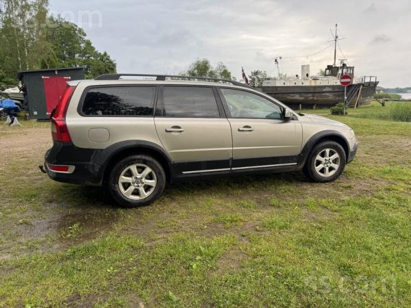 Grey Volvo XC70 2008 in Riga, with an engine capacity of 2.40 L and mileage of 350 thousand km for 12790 €, photo 1 on AUTOMOTO.COM.LV