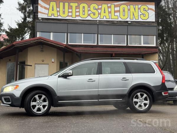 Grey Volvo XC70 2008 in Riga, with an engine capacity of 2.40 L and mileage of 228 thousand km for 6850 €, photo 8 on AUTOMOTO.COM.LV