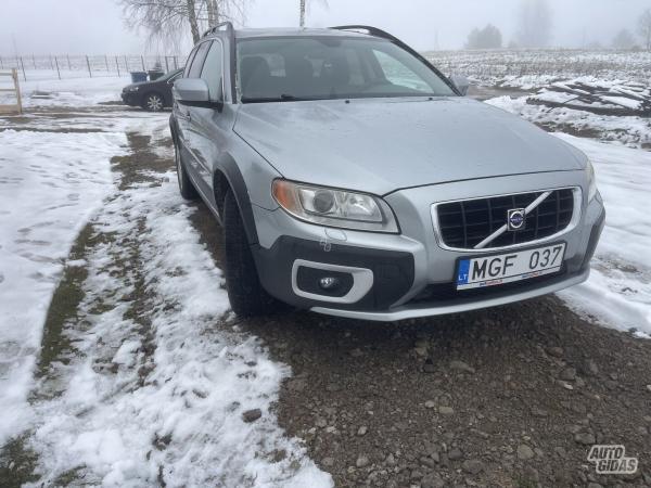 Pelēks Volvo XC70 2008 Viļņa, ar dzinēja tilpumu 2.40 L un nobraukumu 330 tūkst. km par 4500 €, foto 1 vietnē AUTOMOTO.COM.LV