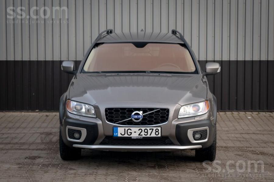 Grey Volvo XC70 2008 in Talsi, with an engine capacity of 2.40 L and mileage of 0 thousand km for 4990 €, photo 2 on AUTOMOTO.COM.LV