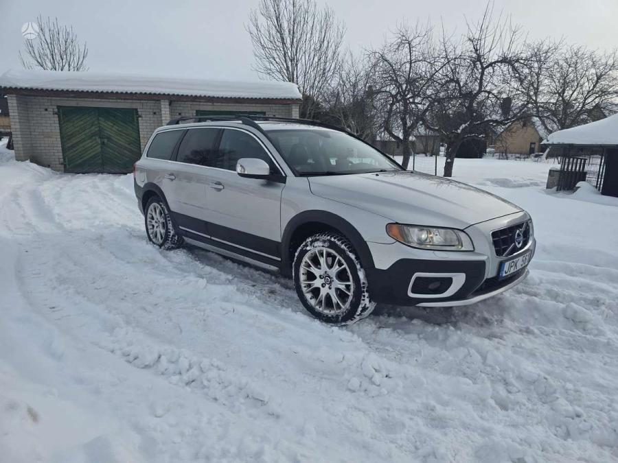 Серый Вольво ХС70 2008 в Скуодас, объемом двигателя 2.40 л и пробегом 381 тыс. км за 5500 €, фото 2 на AUTOMOTO.COM.LV