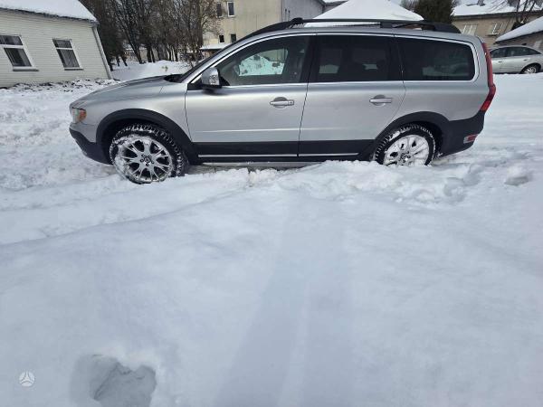 Grey Volvo XC70 2008 in Skuodas, with an engine capacity of 2.40 L and mileage of 381 thousand km for 5500 €, photo 5 on AUTOMOTO.COM.LV